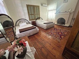 Quarto Quádruplo | Wi-fi grátis, roupa de cama fornecida 