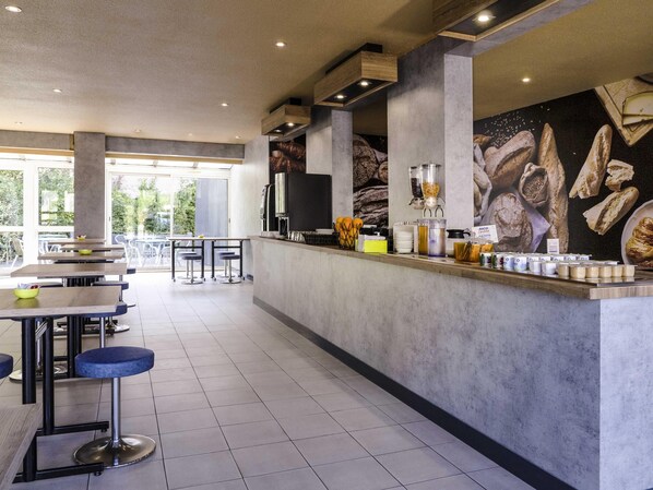 Pequeno-almoço tipo buffet diário (6.60 EUR por pessoa)