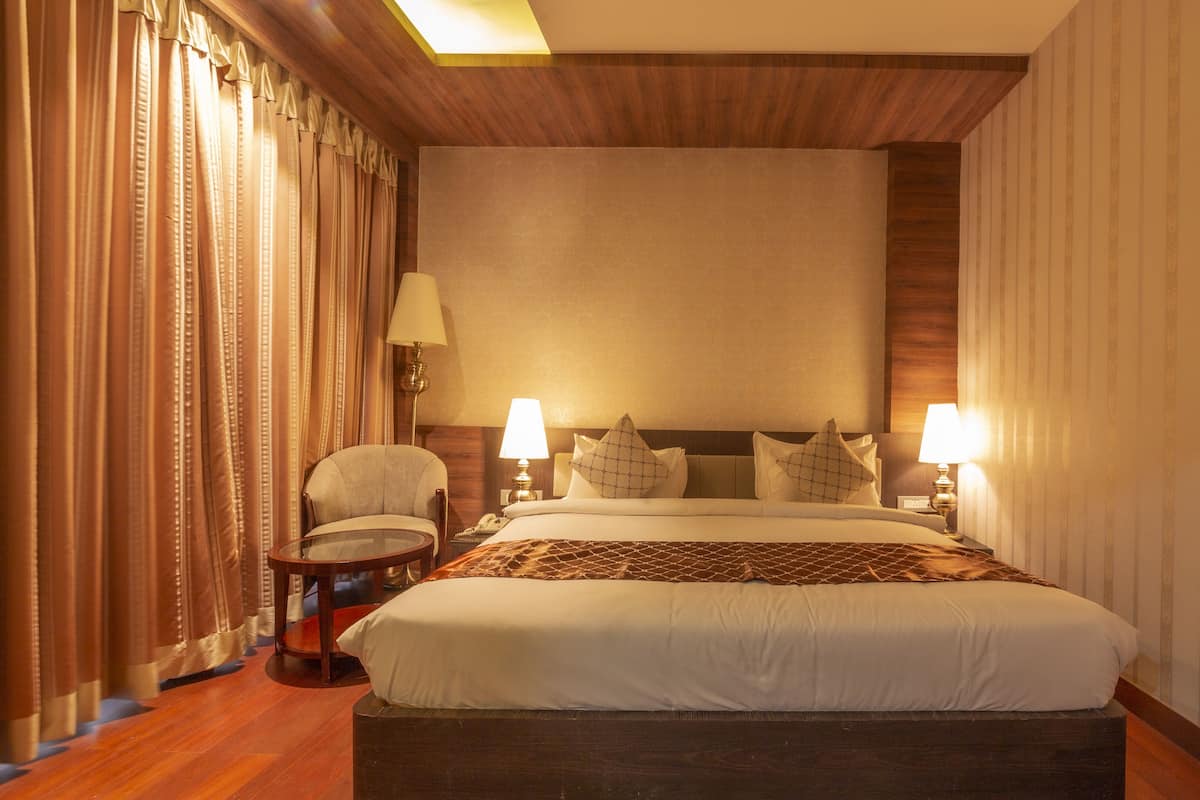 Quarto Premium | 1 quarto, minibar, cofre no quarto, ferro/tábua de engomar