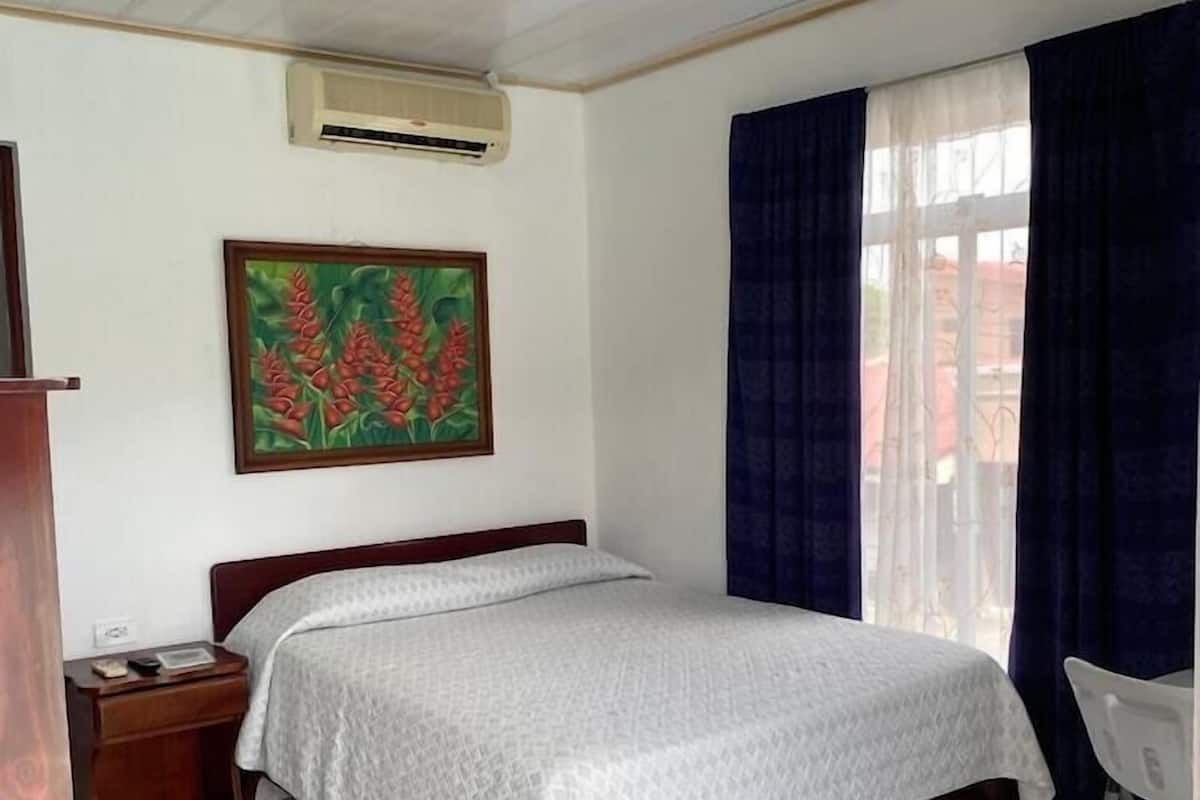Wi-Fi de cortesia, roupa de cama