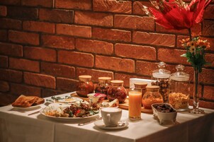 Café da manhã continental grátis todos os dias