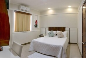 Quarto casal ou duplo luxo | Roupas de cama premium, frigobar, espaço de trabalho para notebook