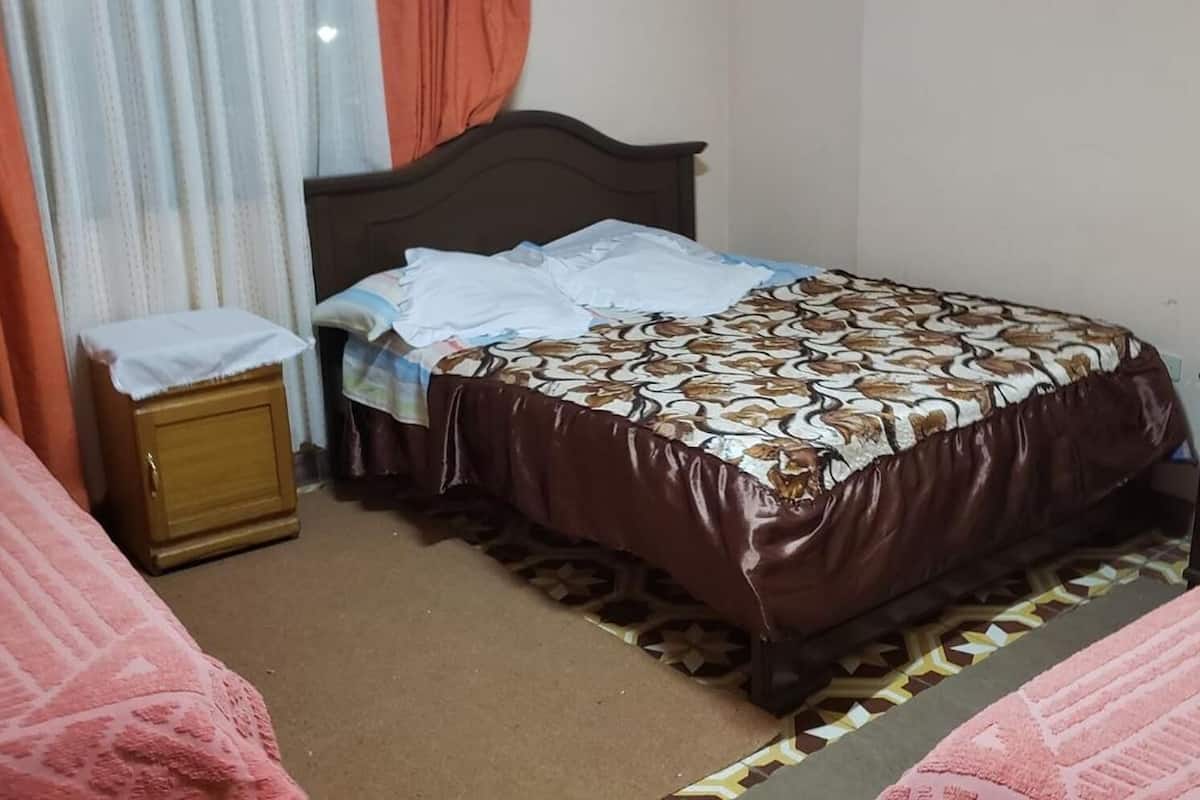 Quarto Duplo ou Twin Familiar | Cortinas/cortinados opacos, quartos insonorizados, Wi-fi grátis