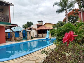 Piscina interior, piscina exterior 