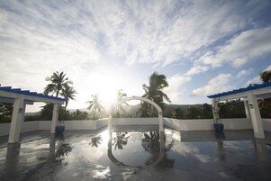 2 piscinas exteriores 