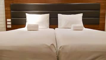 Quarto Deluxe, 1 cama de casal ou 2 camas individuais, vista para o jardim | Camas de colchão viscoelástico, Wi-fi grátis, roupa de cama fornecida
