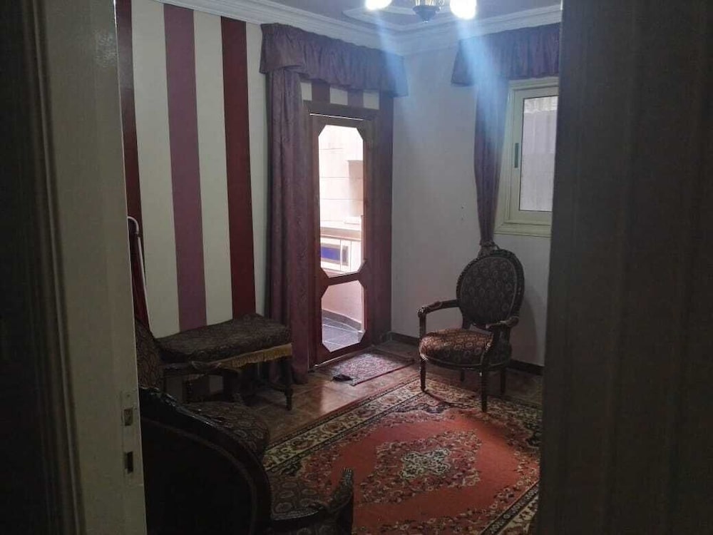 Nice Flat Sea View, Near Restaurants & Cafes - Alexandria