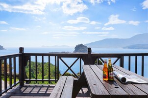 Room (Sun / Moon) - Randomly Assigned | Terraço/pátio