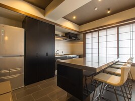 Apartamento premium | Cozinha privada | Geladeira, chaleira elétrica