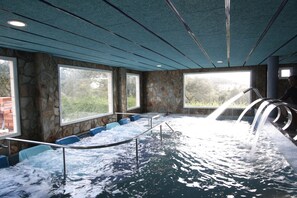 Sauna seca, banheira de hidromassagem, sauna a vapor, banhos de lama