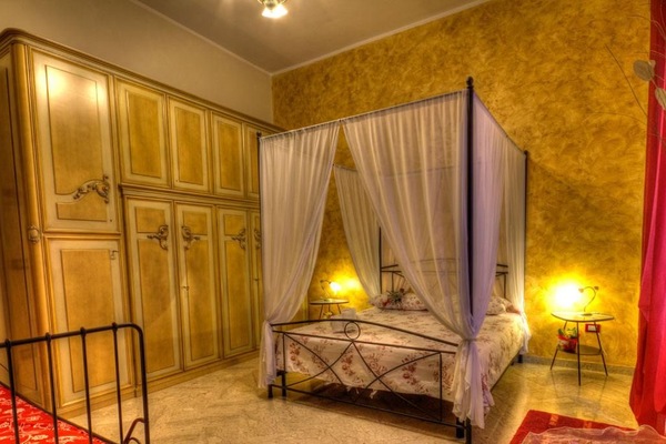 Frigobar, quartos à prova de som, berços (sobretaxa)