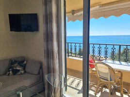 Apartamento, 1 quarto, vista para o mar | Sala de estar