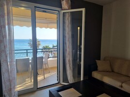 Apartamento | Sala de estar | TV de ecrã plano 