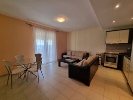 Apartamento | Sala de estar | TV de ecrã plano 