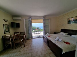 Apartamento | Área de estar | TV de tela plana