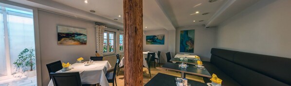 Pequeno-almoço tipo buffet diário incluído 