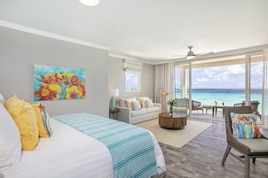 Quarto de Luxo, varanda, junto ao mar | Roupa de alta qualidade, camas de colchão pillowtop, minibar grátis