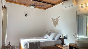 Vila superluxo | 4 quartos, escrivaninha, Wi-Fi de cortesia, roupa de cama