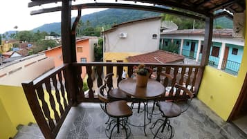 Suíte estúdio exclusiva | Área de estar | TV de plasma 32 polegadas com canais a cabo, TV