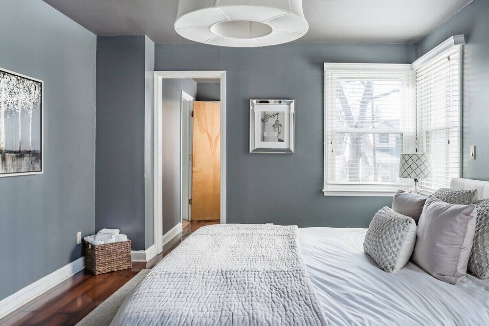 Wonderful Home In The City - Walk To Everything - Charlotte, NC
