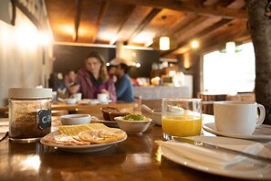 Pequeno-almoço continental diário incluído 