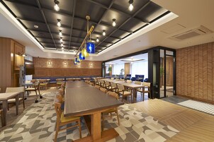 Pequeno-almoço tipo buffet diário mediante uma taxa 