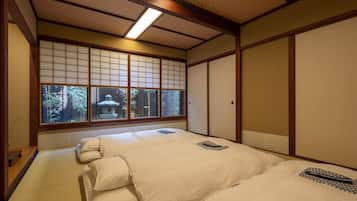 Quarto tradicional (Japanese Style, Niju) | 1 quarto, cofres nos quartos, individualmente mobiliados, escrivaninha