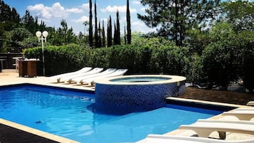 Chalé romântico (1) | Piscina externa | Piscina externa, espreguiçadeiras