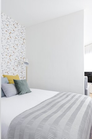 Estúdio | Ferros/tábuas de passar roupa, berços grátis, Wi-Fi de cortesia