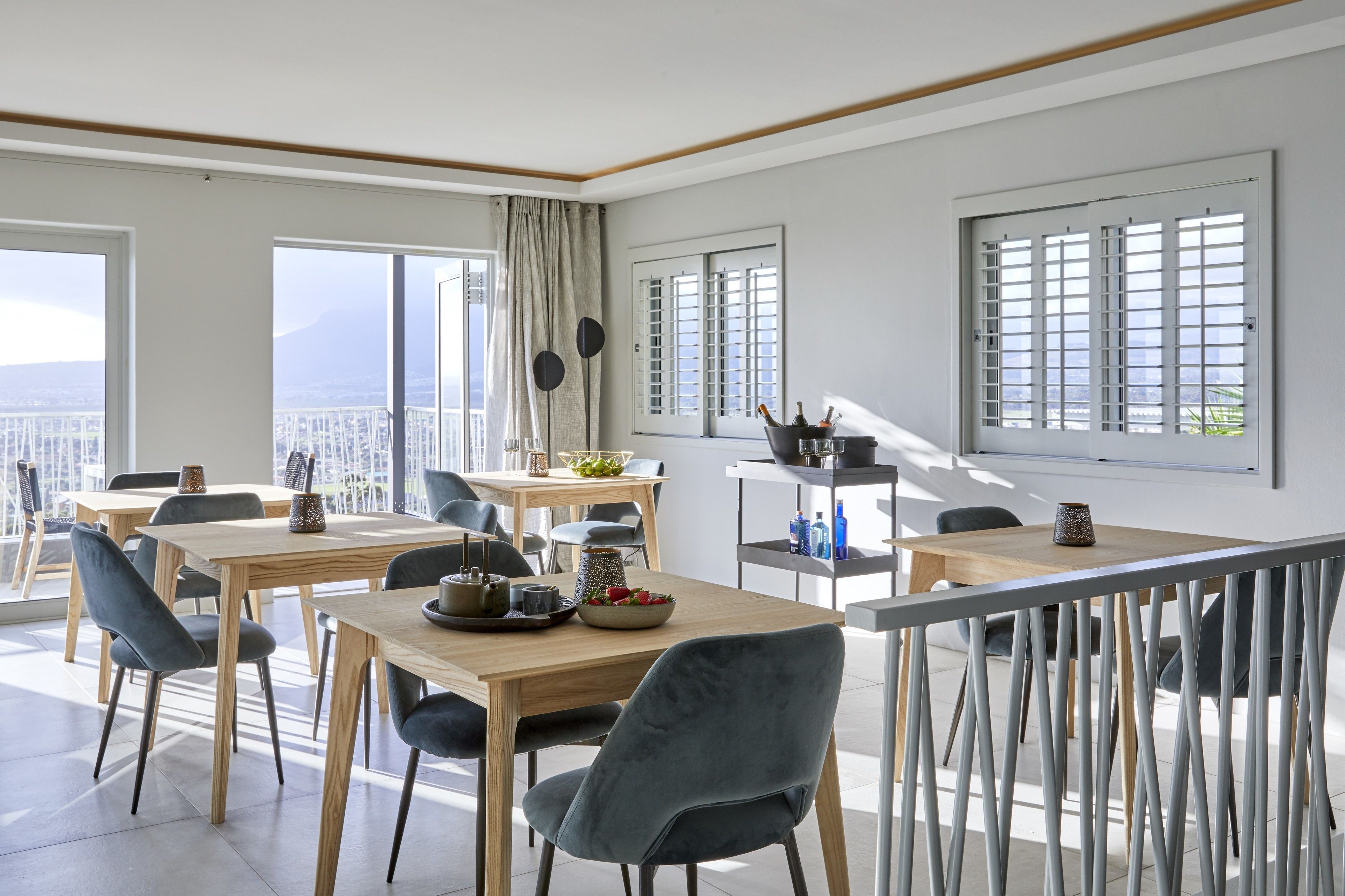 Pequeno-almoço completo diário incluído 