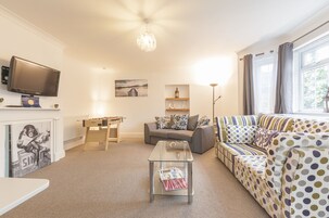 Apartamento | Sala de estar | TV de ecrã plano, Netflix, serviços de streaming 