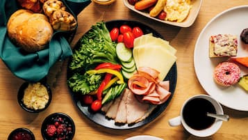 Pequeno-almoço tipo buffet diário incluído
