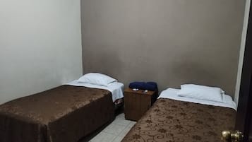 Quarto Duplo | Wi-fi grátis, roupa de cama fornecida