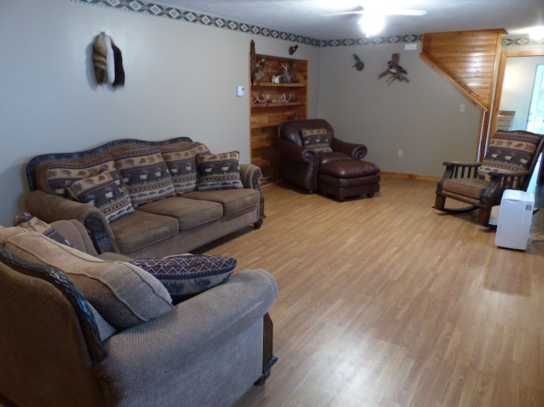Comfort And Convenience In The Wilds: Bull Hollow Lodge - Boone Lake, Penfield