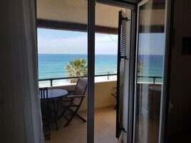 Apartamento, 2 quartos | Praia | Na praia