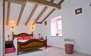 Casa de Campo (Mondarrain) | Com decoração personalizada, com mobília individualizada 