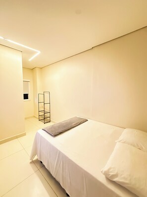 Quarto Duplo | Roupa hipoalergénica, minibar, cortinas/cortinados opacos, Wi-fi grátis 