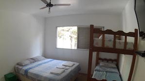 Quarto Quádruplo Básico, várias camas