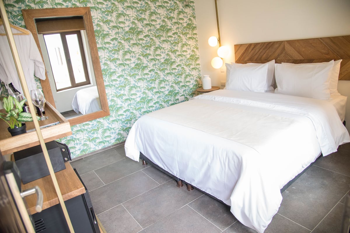 Quarto (Contemporanea) | 1 quarto, roupas de cama premium, edredons de pluma