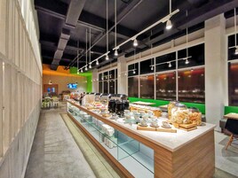 Pequenos-almoços, almoços e jantares servidos 