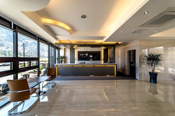 Sbs Love Pension - Jeju-do