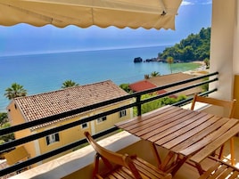 Apartamento, 2 quartos, vista para o mar | Sacada