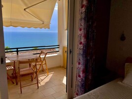 Apartamento, 2 quartos, vista para o mar | 2 quartos, cofres nos quartos, berços (sobretaxa), Wi-Fi de cortesia