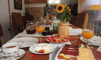 Pequeno-almoço mediante uma taxa