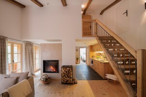 TV de tela plana 100 cm com canais via satélite, TV