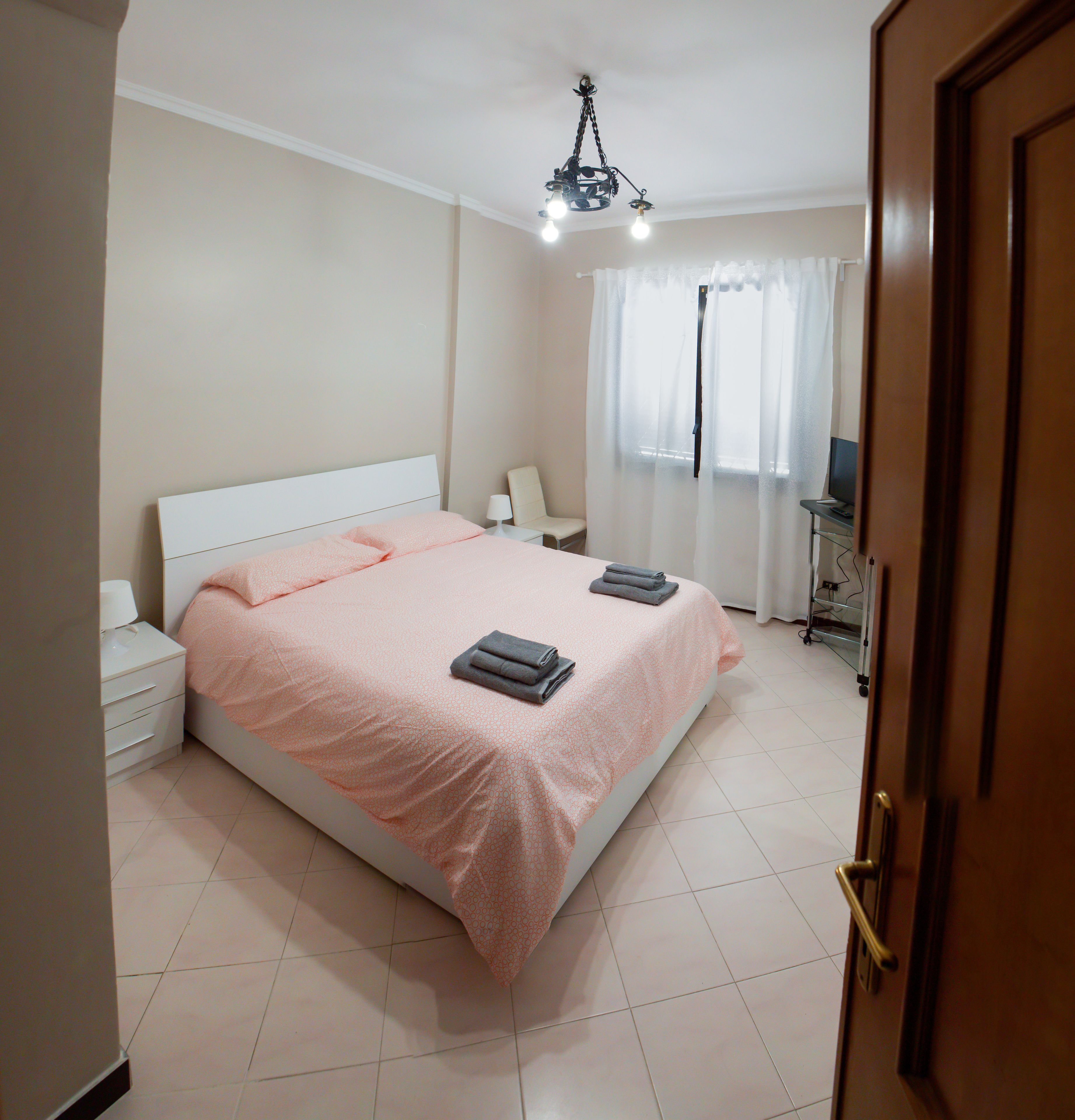 Quarto Superior | Wi-fi grátis, roupa de cama fornecida 