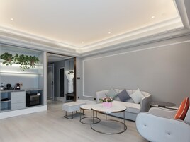 Quarto Privilege, Suite, 1 cama king-size | Minibar, cofre no quarto, ferro/tábua de engomar, Wi-fi grátis