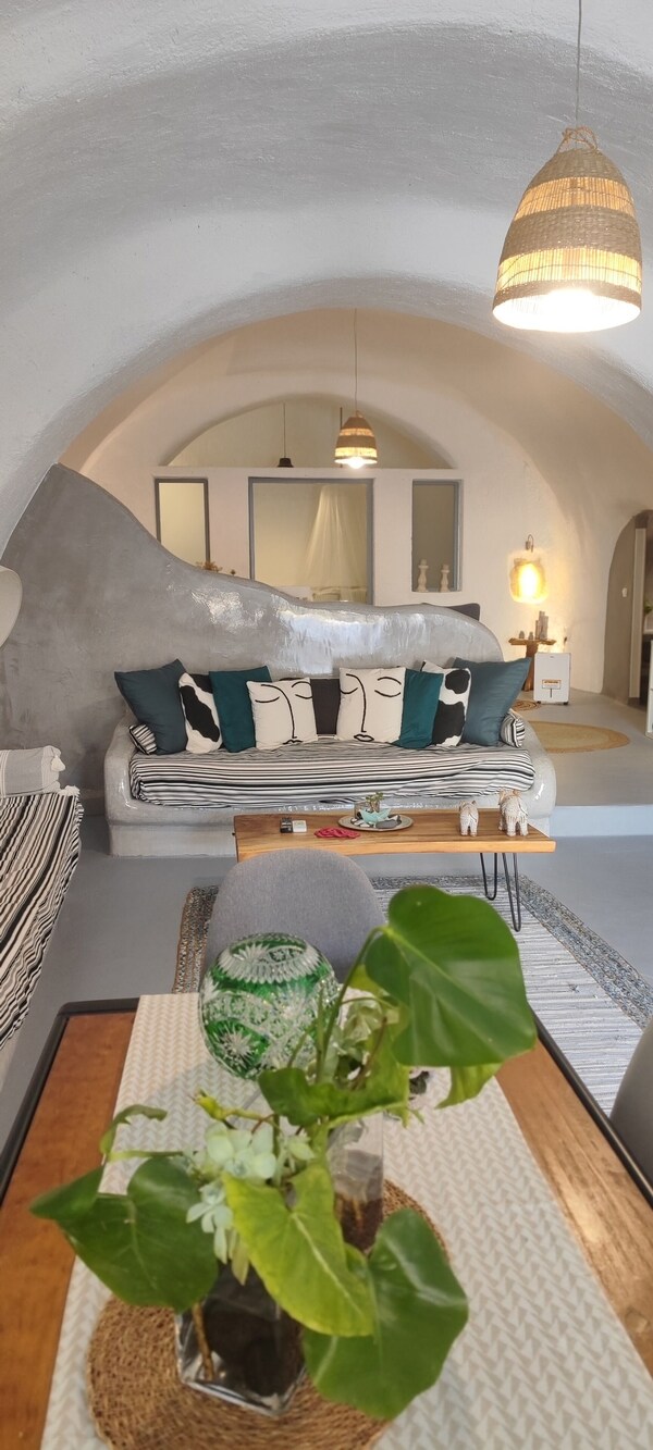 1812 Caves 'N Mansion - Santorini