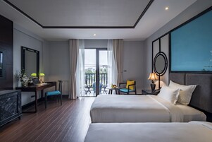 Quarto Júnior, Vista para a cidade | Minibar, cofre no quarto, secretária, cortinas/cortinados opacos 
