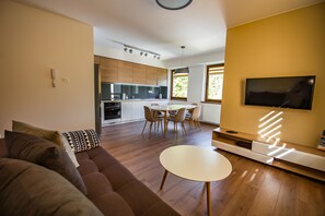 Apartamento (22) | 1 quarto, com decoração personalizada, com mobília individualizada 